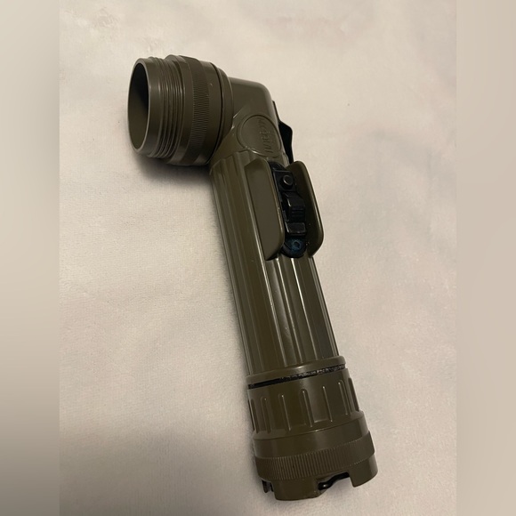 U.S. Army | Other | Vintage Military Flashlight | Poshmark